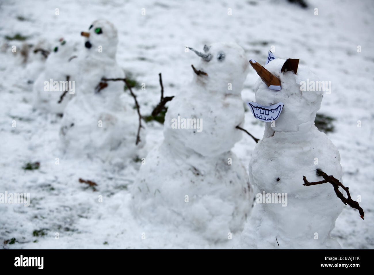 Funny smiling snowman hi-res stock photography and images - Alamy