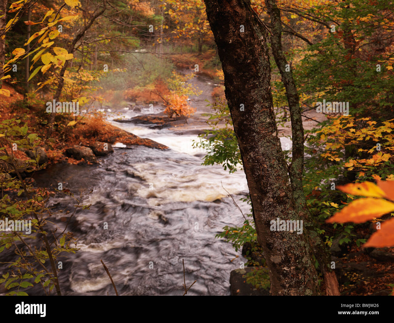 Fall river scene hi-res stock photography and images - Alamy