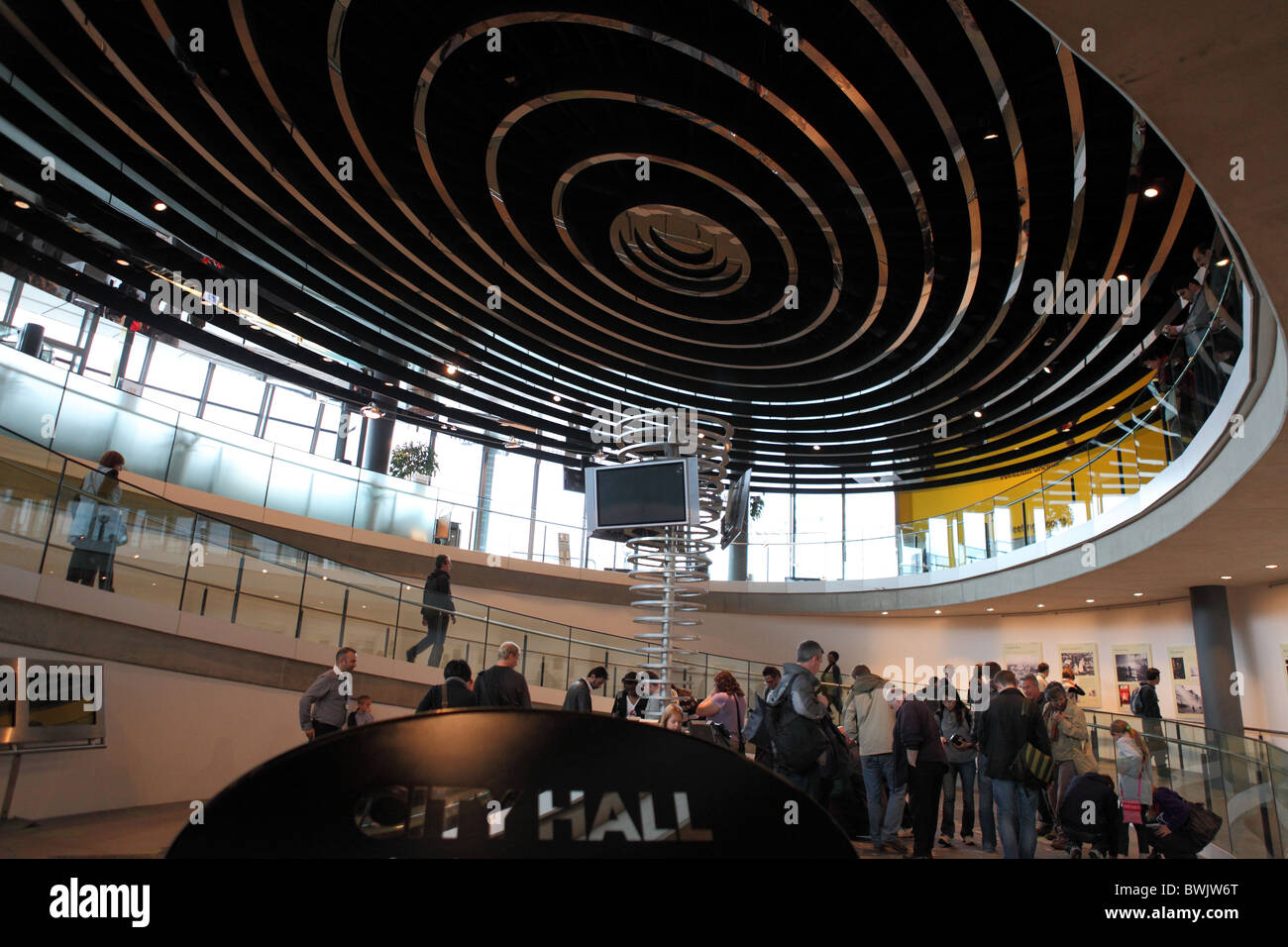 Oval shape building hi-res stock photography and images - Alamy