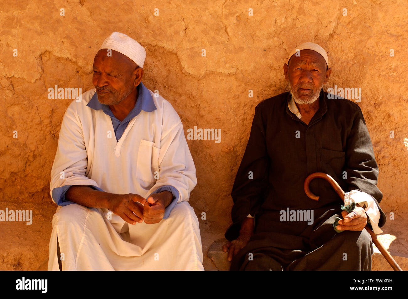 Seated men hi-res stock photography and images - Alamy