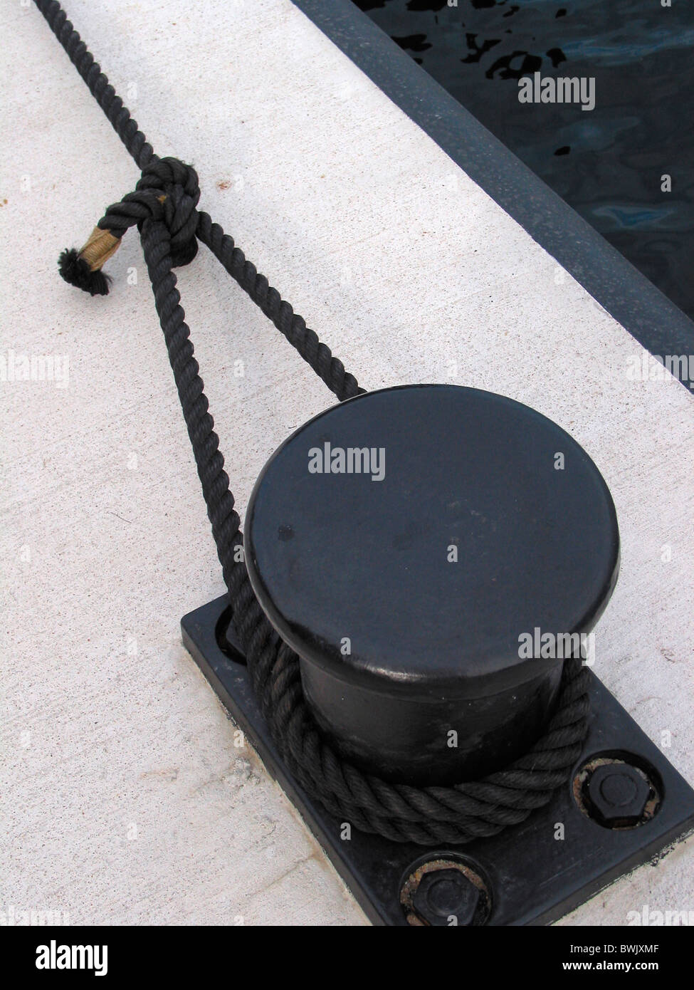 pile bollard ship pile rope rope dew connection ship quay pier jett ...