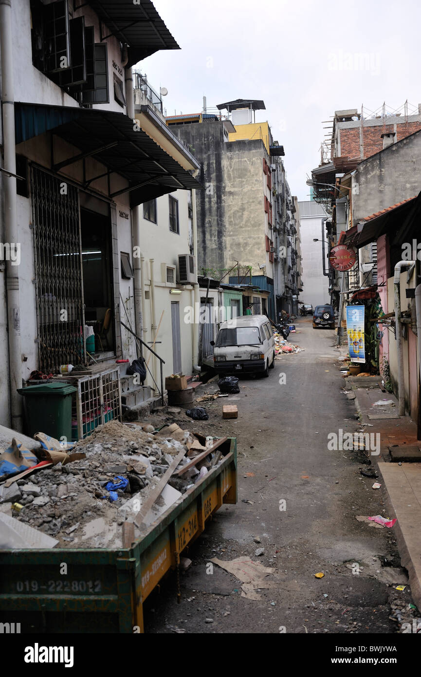 Dirty backstreet in Kuala Lumpur, Malaysia Stock Photo - Alamy
