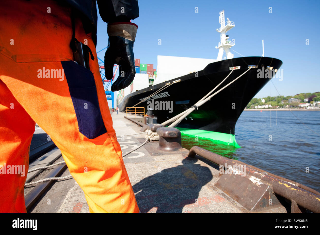 Container handler hi-res stock photography and images - Alamy