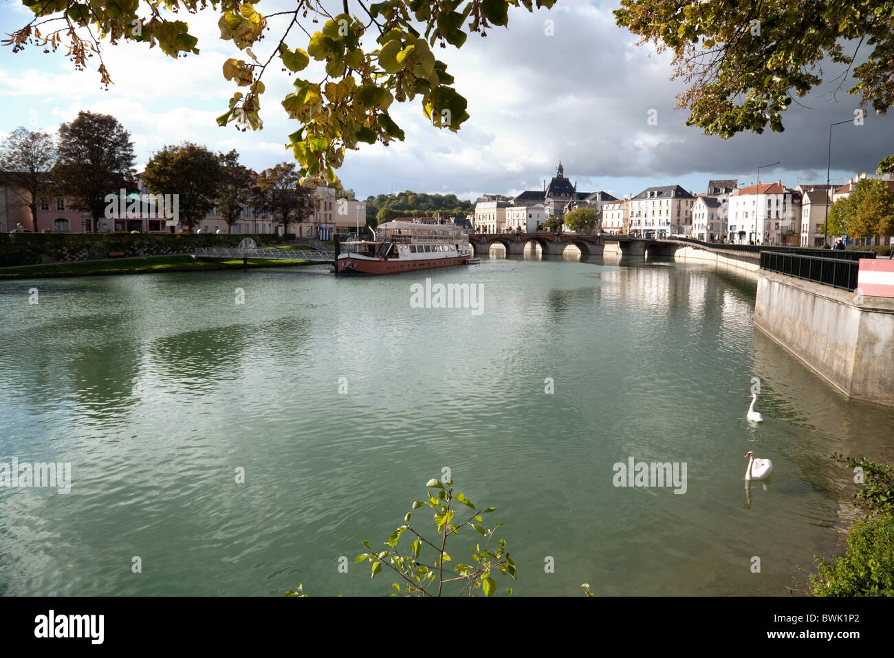 Marne river france hi-res stock photography and images - Alamy