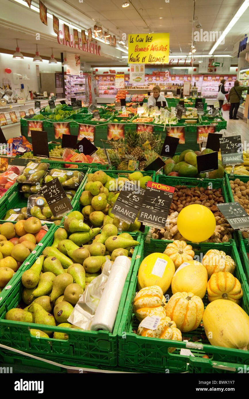 Fruit shop france hi-res stock photography and images - Alamy