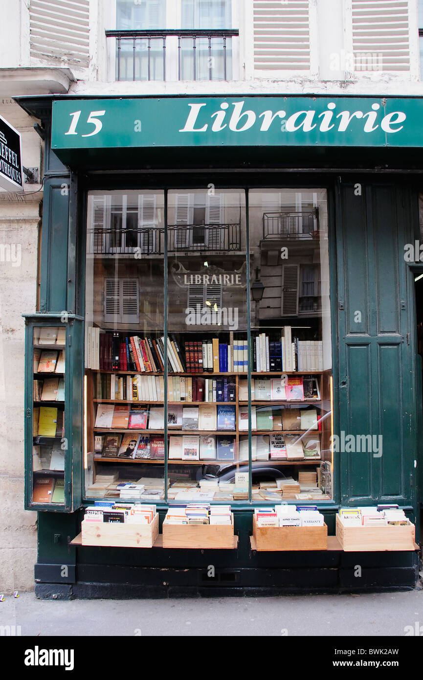 Quaint book shop hi-res stock photography and images - Alamy