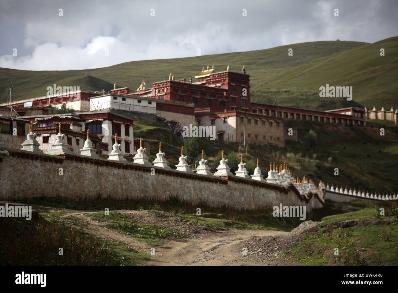 Chöde Gompa Monastery in Litang, Sichuan province, southwest China ...