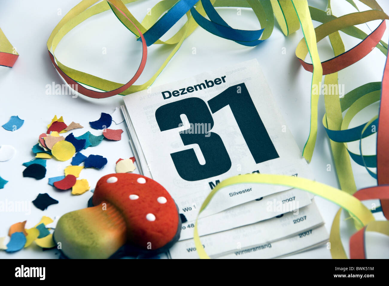 31st December calendar almanac calendar sheet fly agaric luck happiness ...