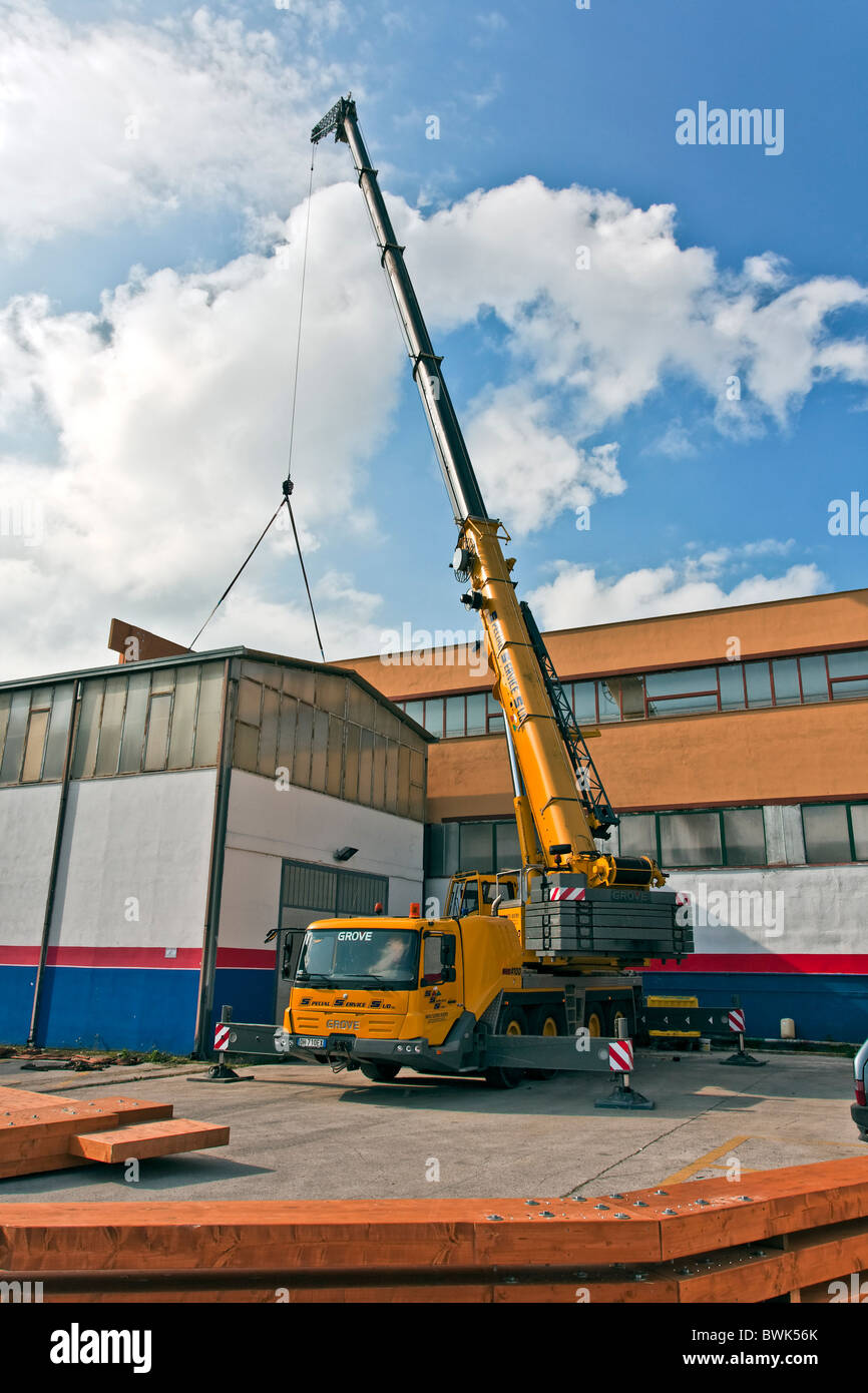 Mobile crane on truck loading hi-res stock photography and images - Alamy
