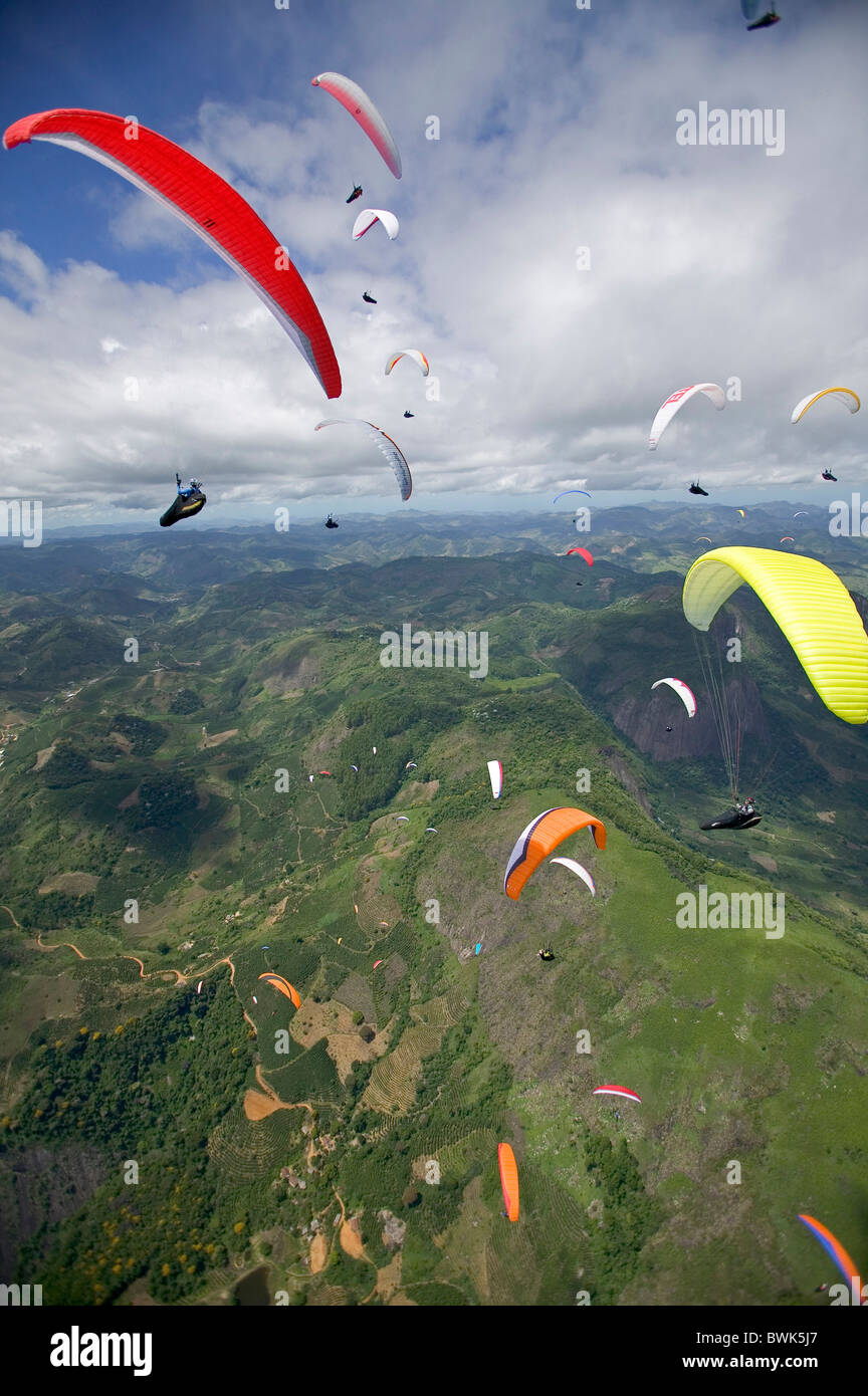 flying paraglider sports Paragliding Brazil South America Castelo ...