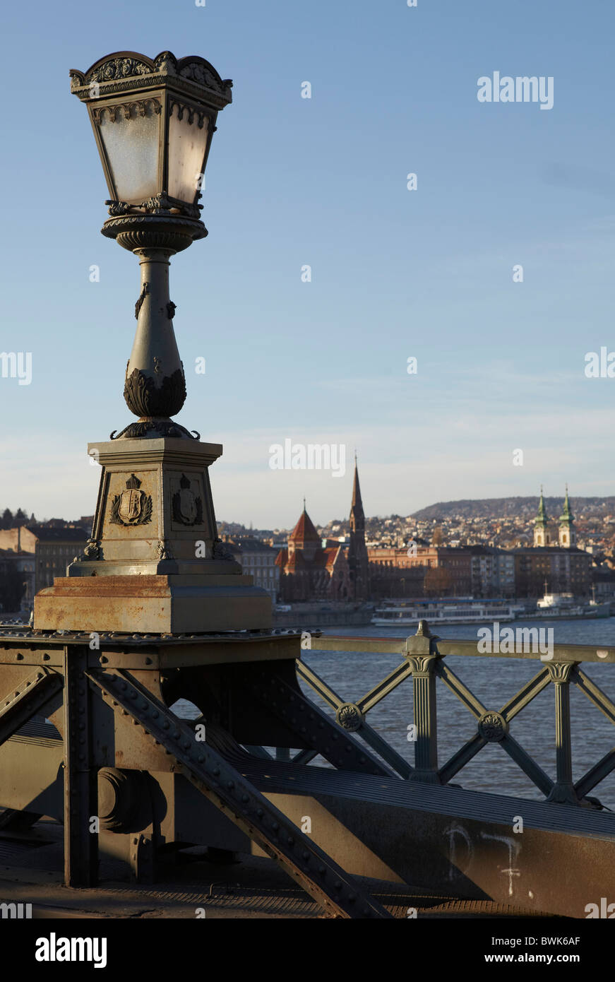 Chain bridge street light hi-res stock photography and images - Alamy