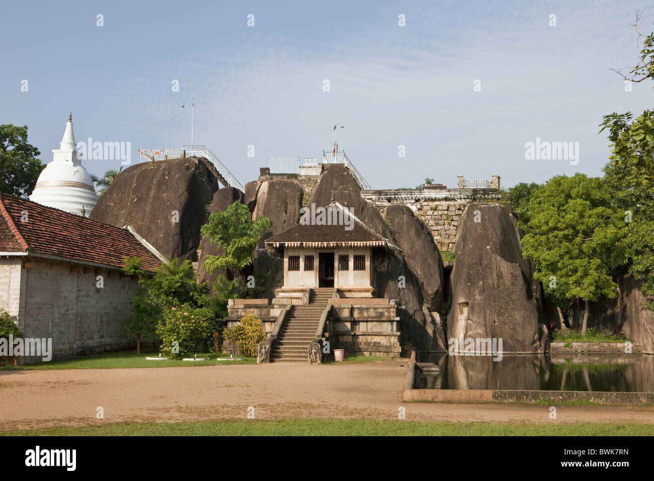 The Isurumunjya temple, Isurumuni Maha Vihara, Sacred City ...