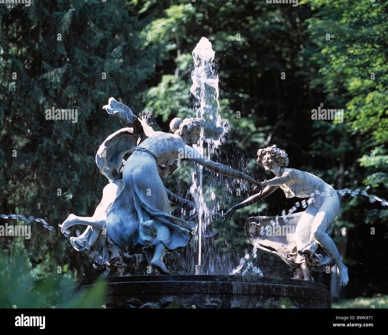 wells fountains figures nymph wells castle garden castle slit water ...