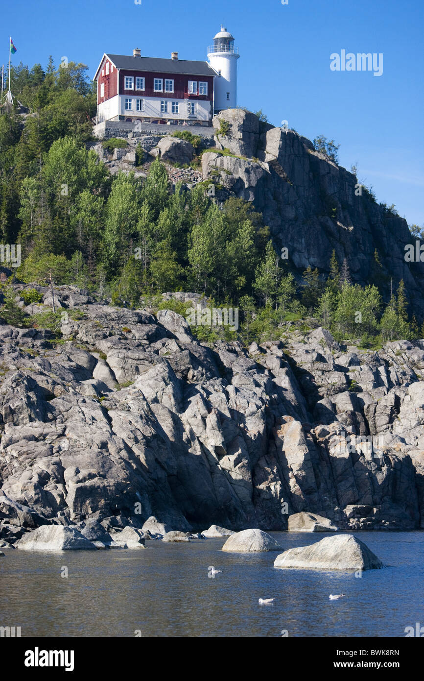 View at lighthouse Hoegbonden on the waterfront, Hoega Kusten ...