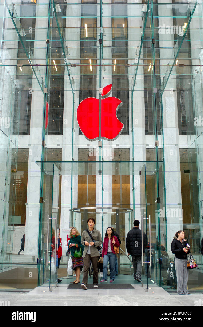 Apple Store 5th avenue shopping shop loading business shop Mac computer ...