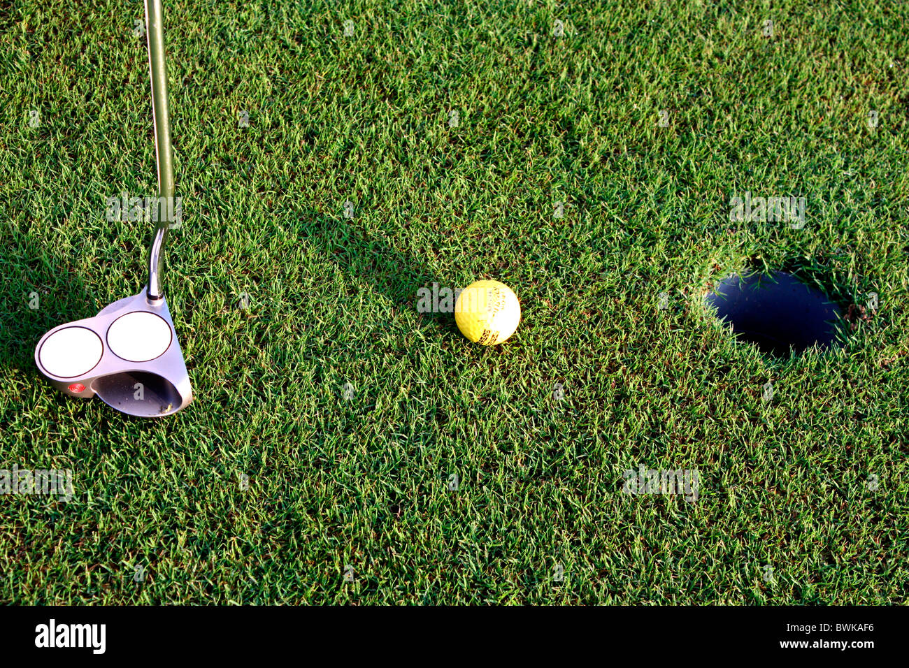 Golf pin golf ball hi-res stock photography and images - Alamy