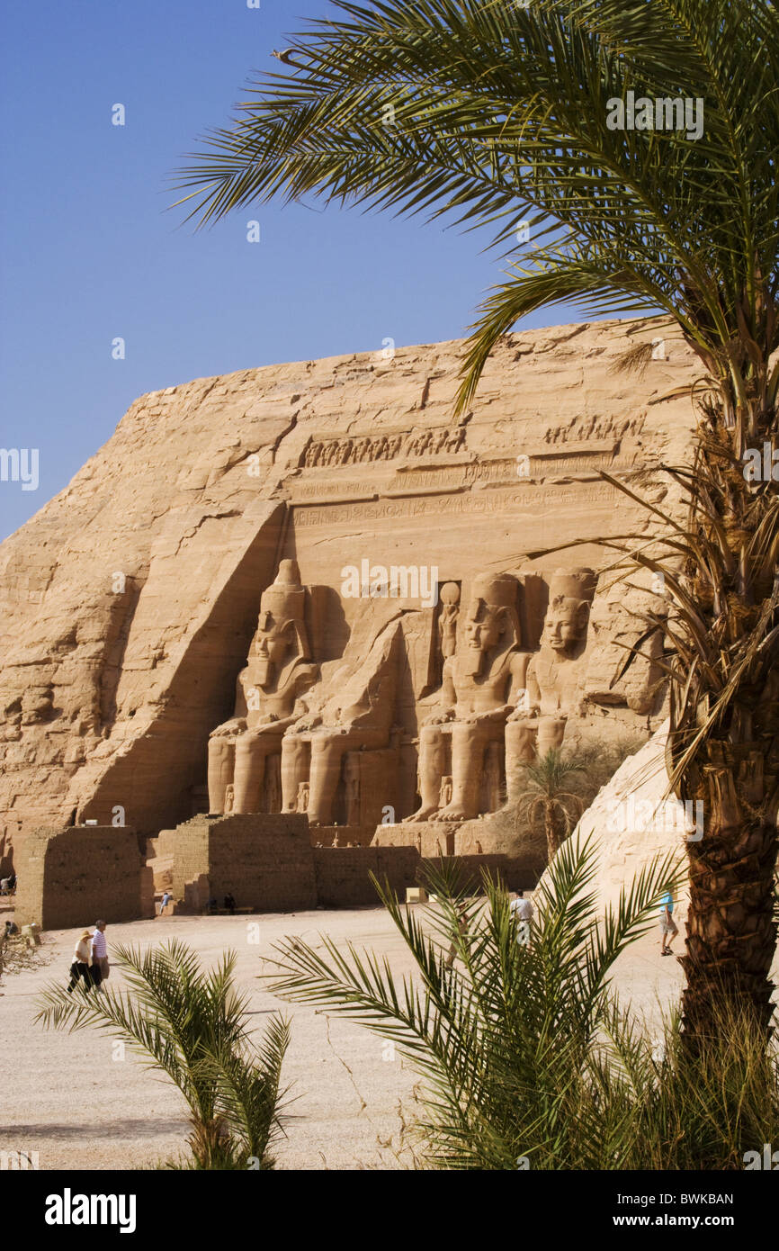 Rameses ii statue abu simbel hi-res stock photography and images - Alamy