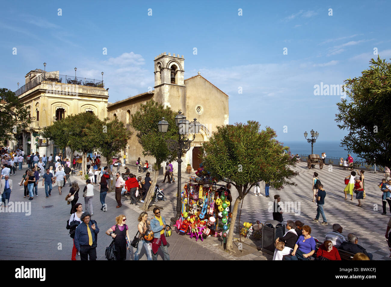 Main square, Piazza IX. Aprile, Taormina, Sicily, Italy Stock Photo - Alamy