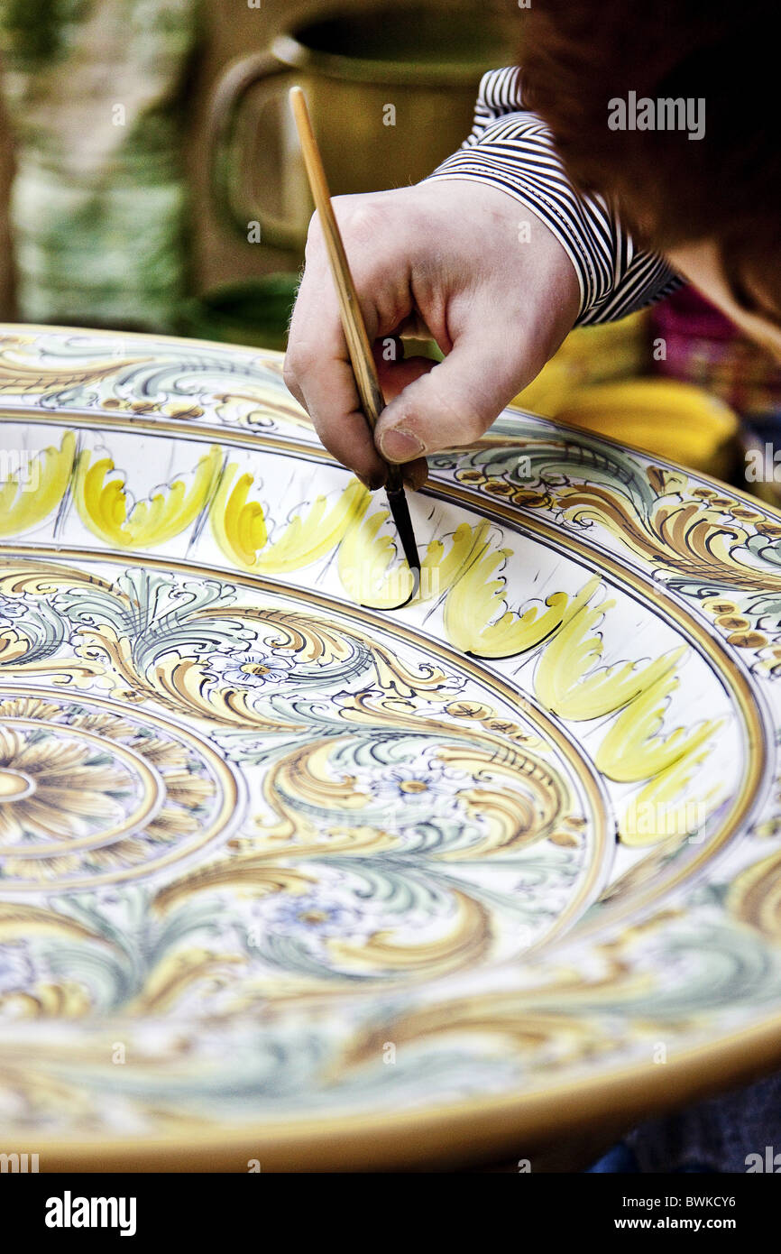 Body painting, women hi-res stock photography and images - Alamy