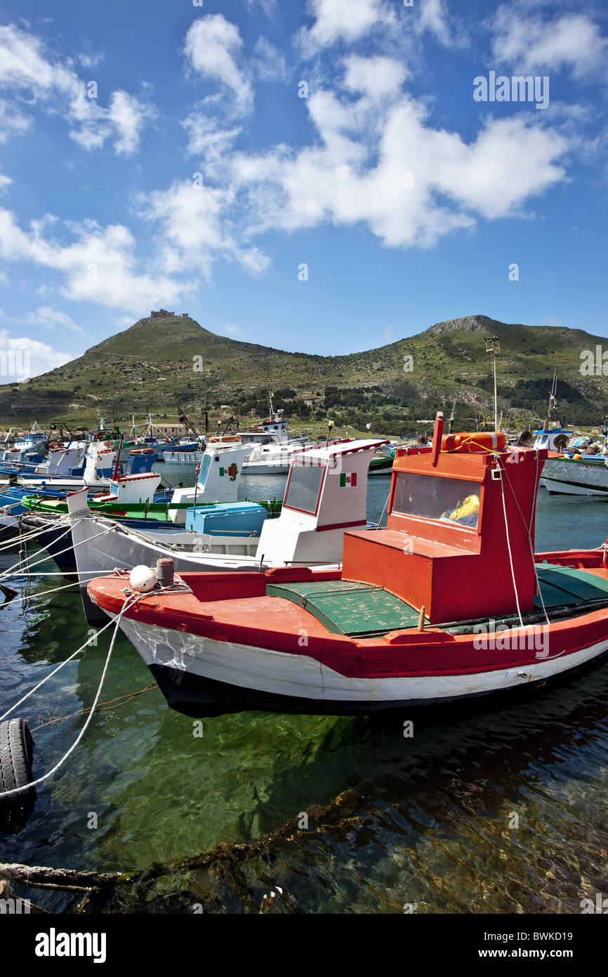 Favignana harbour hi-res stock photography and images - Alamy