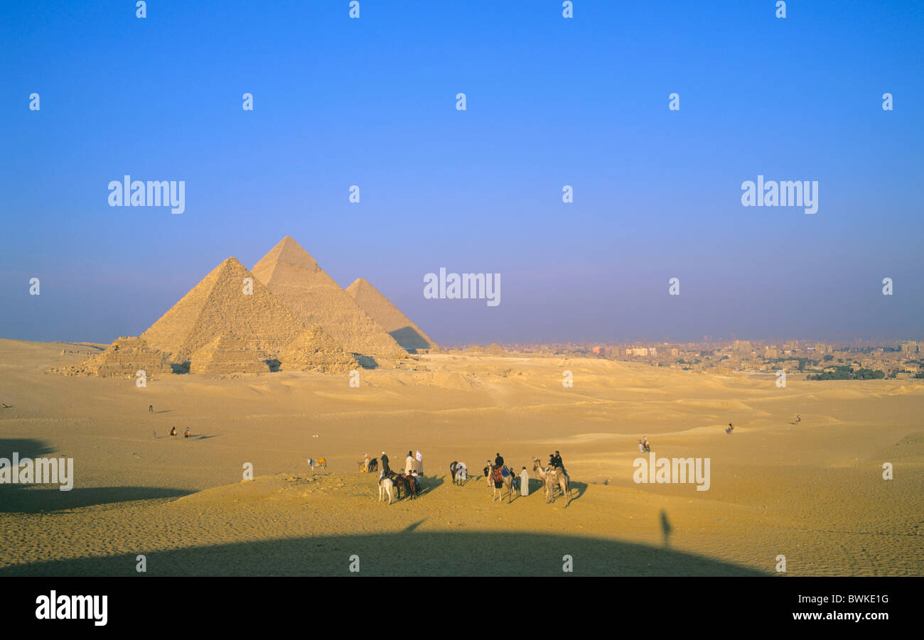 Egypt North Africa pyramid Pyarmiden Gizeh people riders camels horses ...