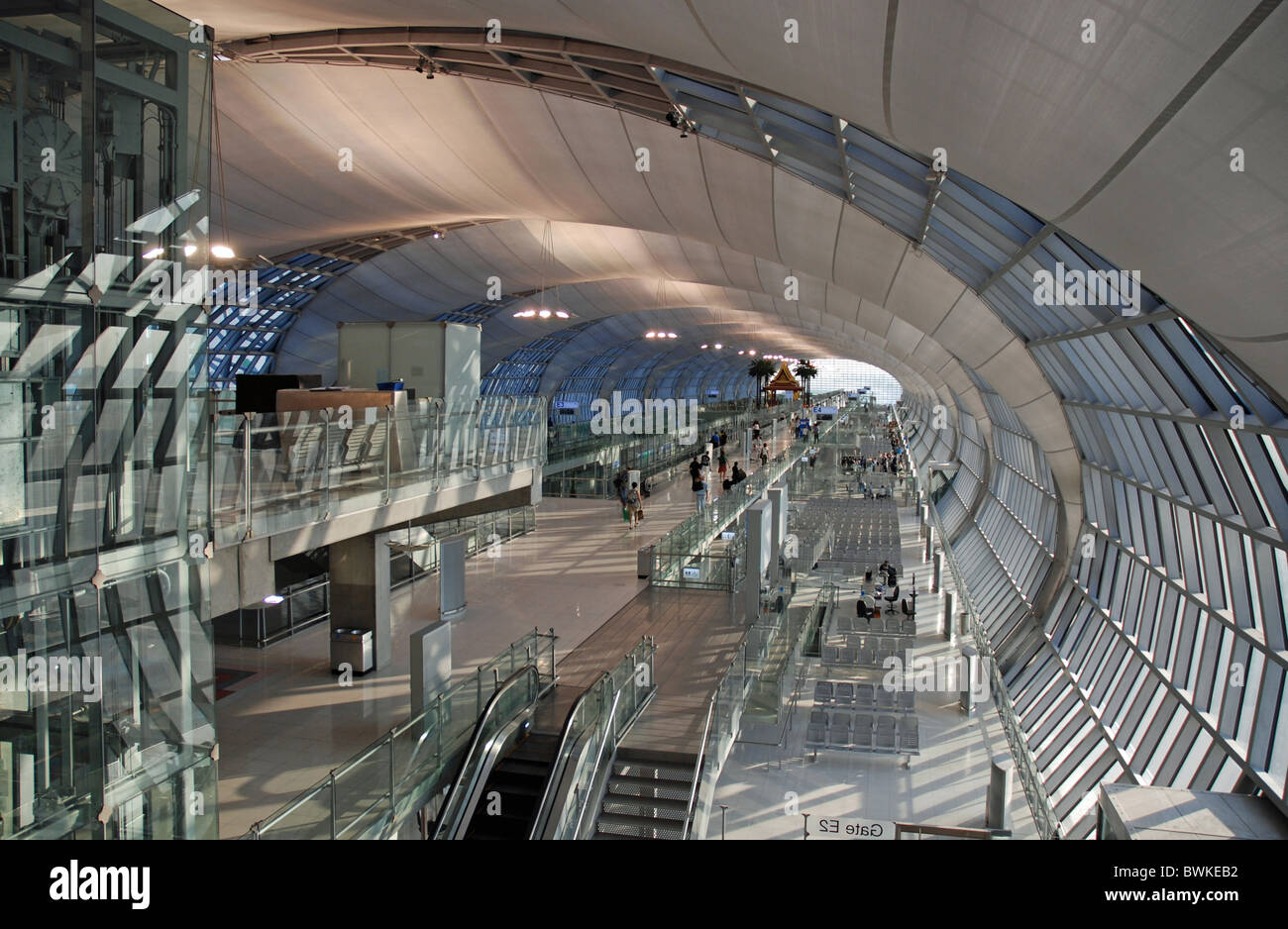 architect Murphy and Jahn architecture fashionable in a modern style ...