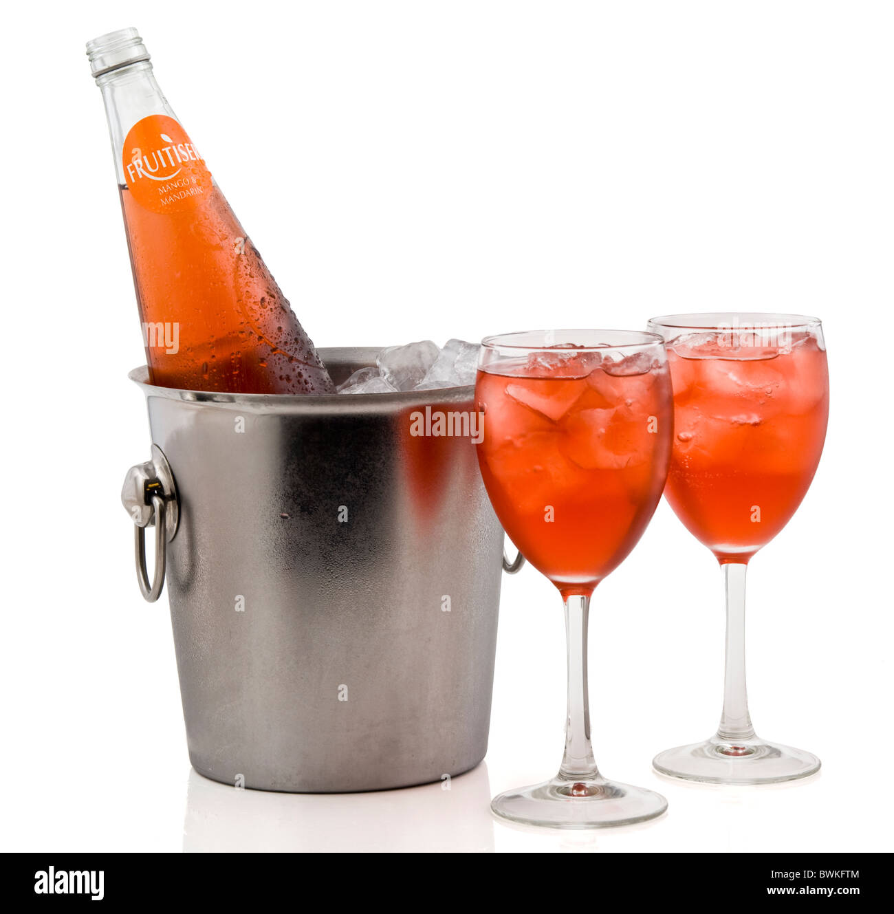 Silver ice bucket Cut Out Stock Images & Pictures - Alamy
