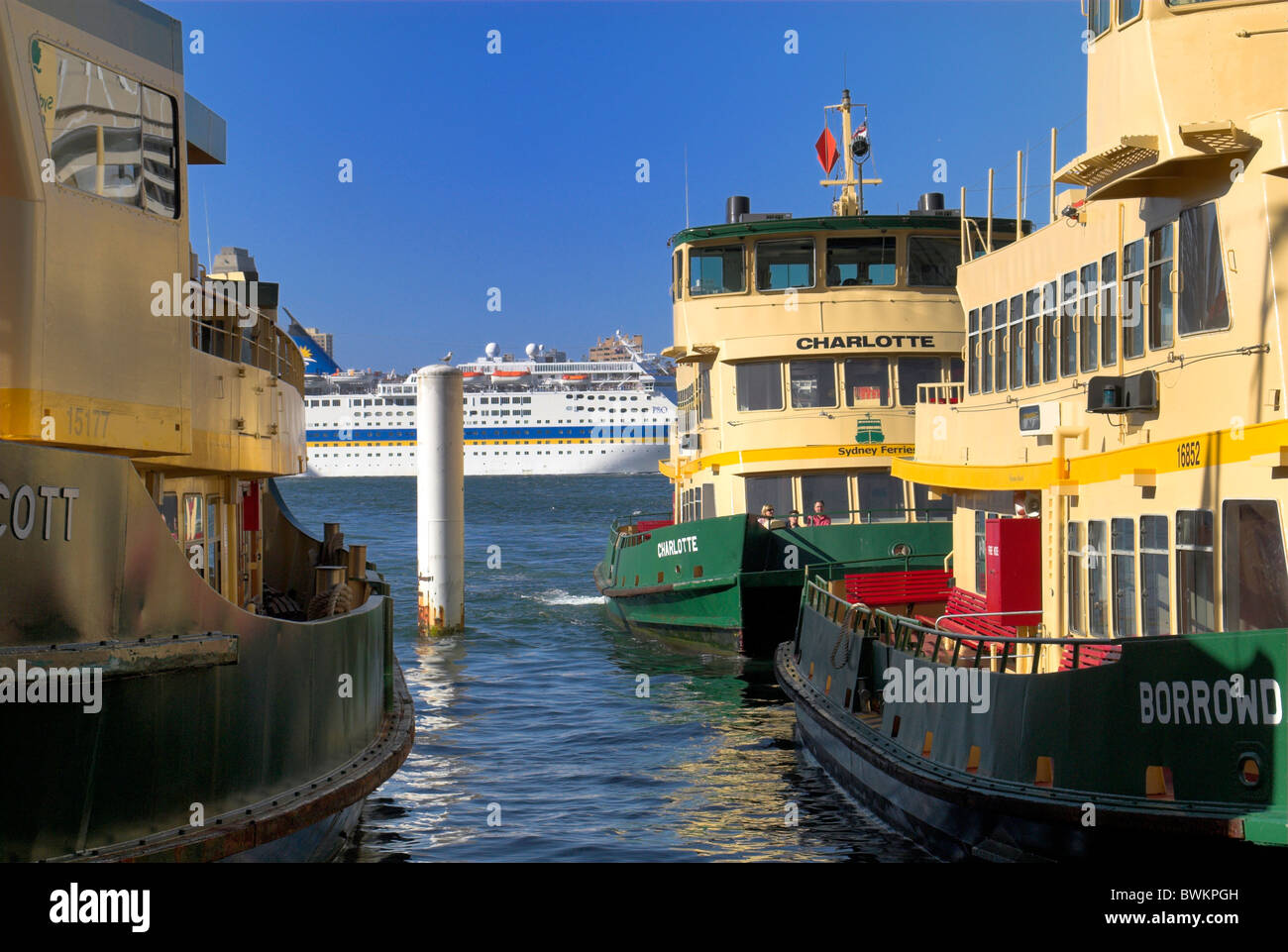 Australia Sydney Circular Quai harbor port ships ferries ferryboats ...