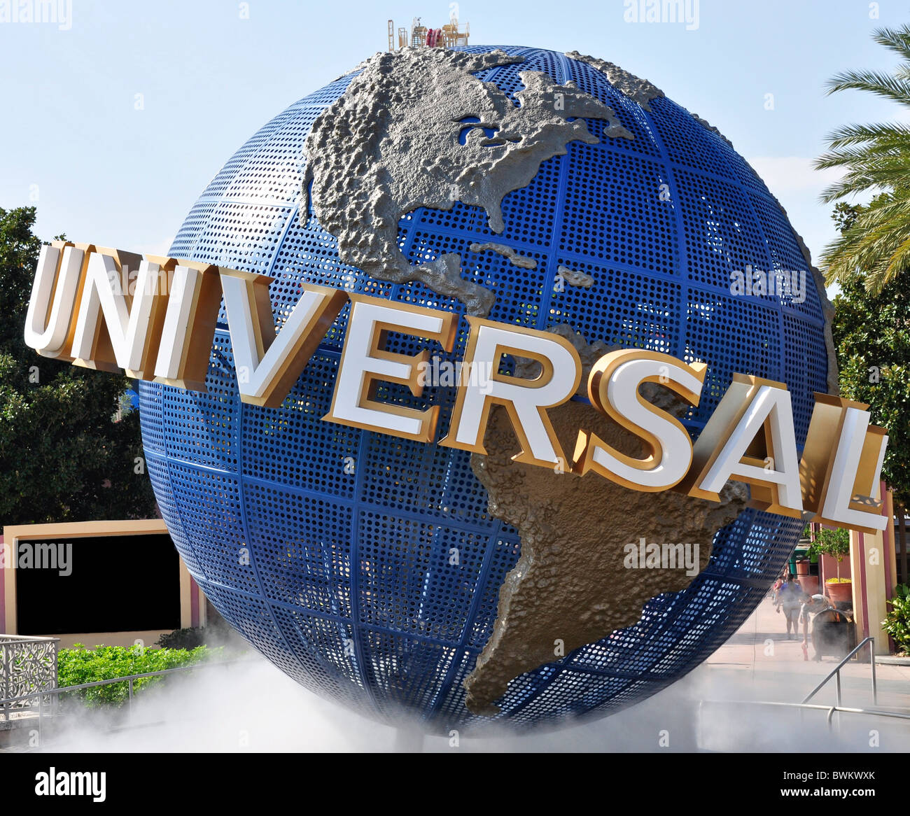 Universal theme park globe hi-res stock photography and images - Alamy