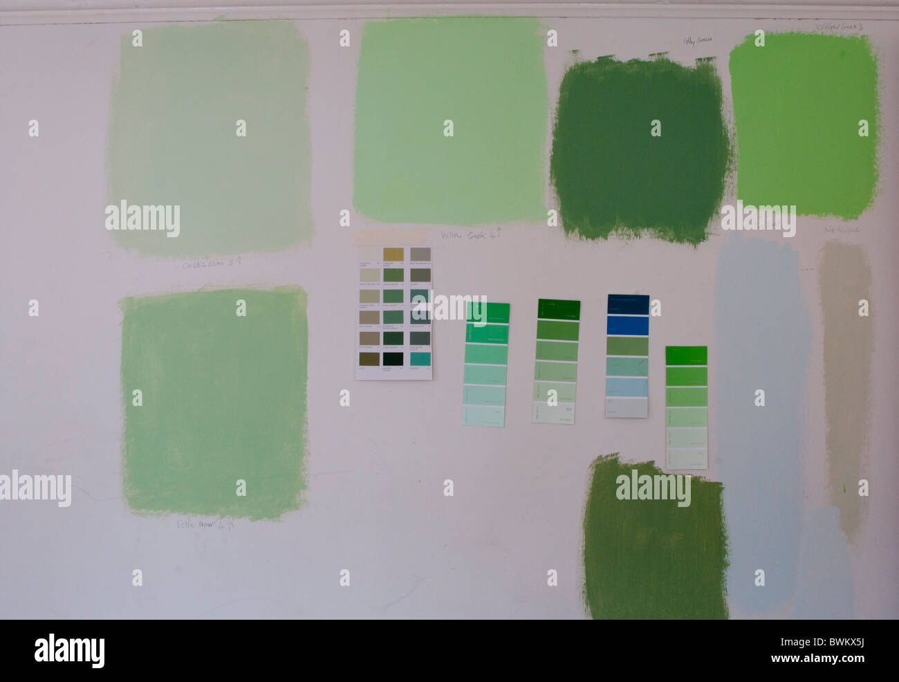 Paint colours charts hi-res stock photography and images - Alamy