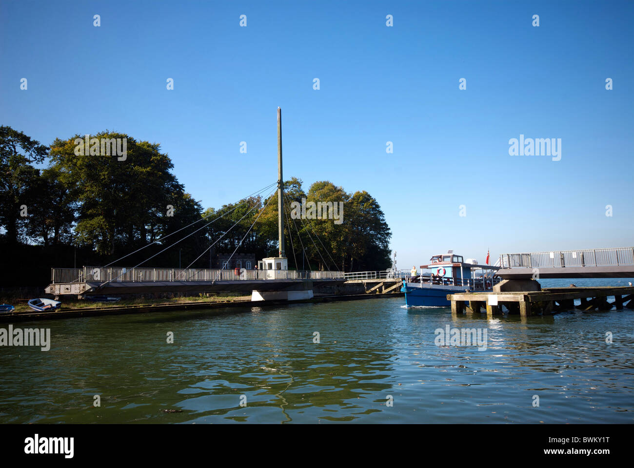 Caernarfon Gwynd Wales UK Harbour Harbor Bridge Stock Photo - Alamy