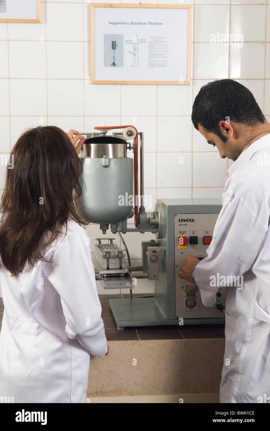 Science laboratory laboratories hi-res stock photography and images - Alamy