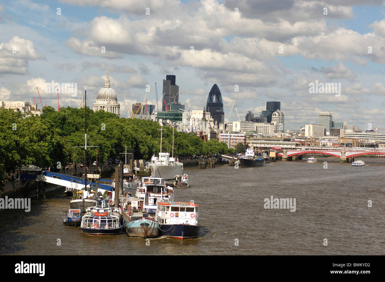 Ships London Thames High Resolution Stock Photography and Images - Alamy