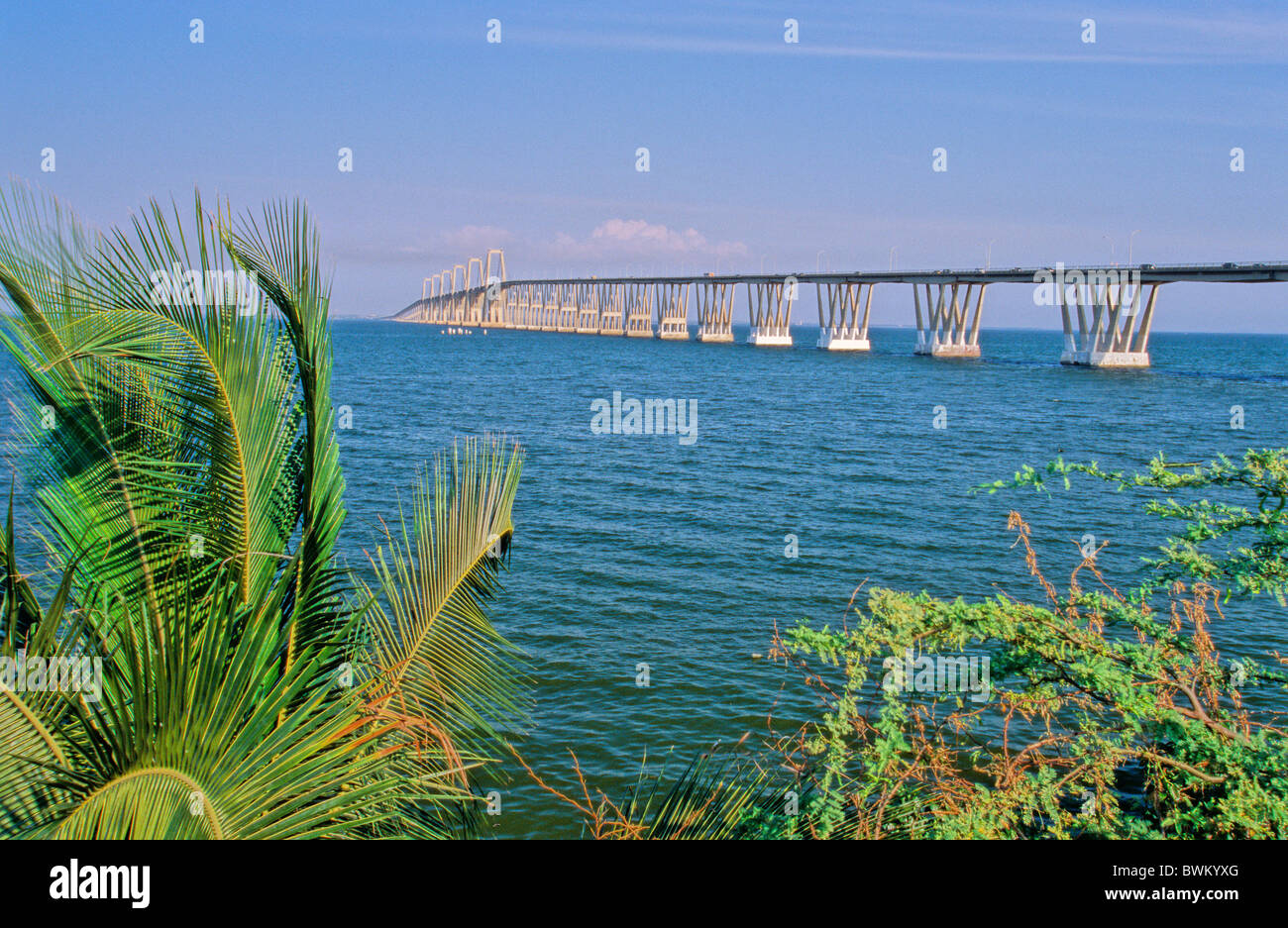 Rafael urdaneta bridge hi-res stock photography and images - Alamy