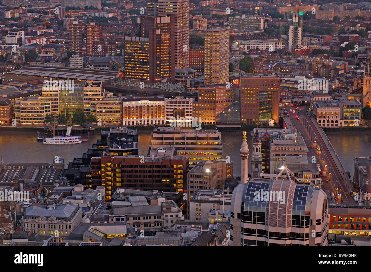 London roofs hi-res stock photography and images - Alamy