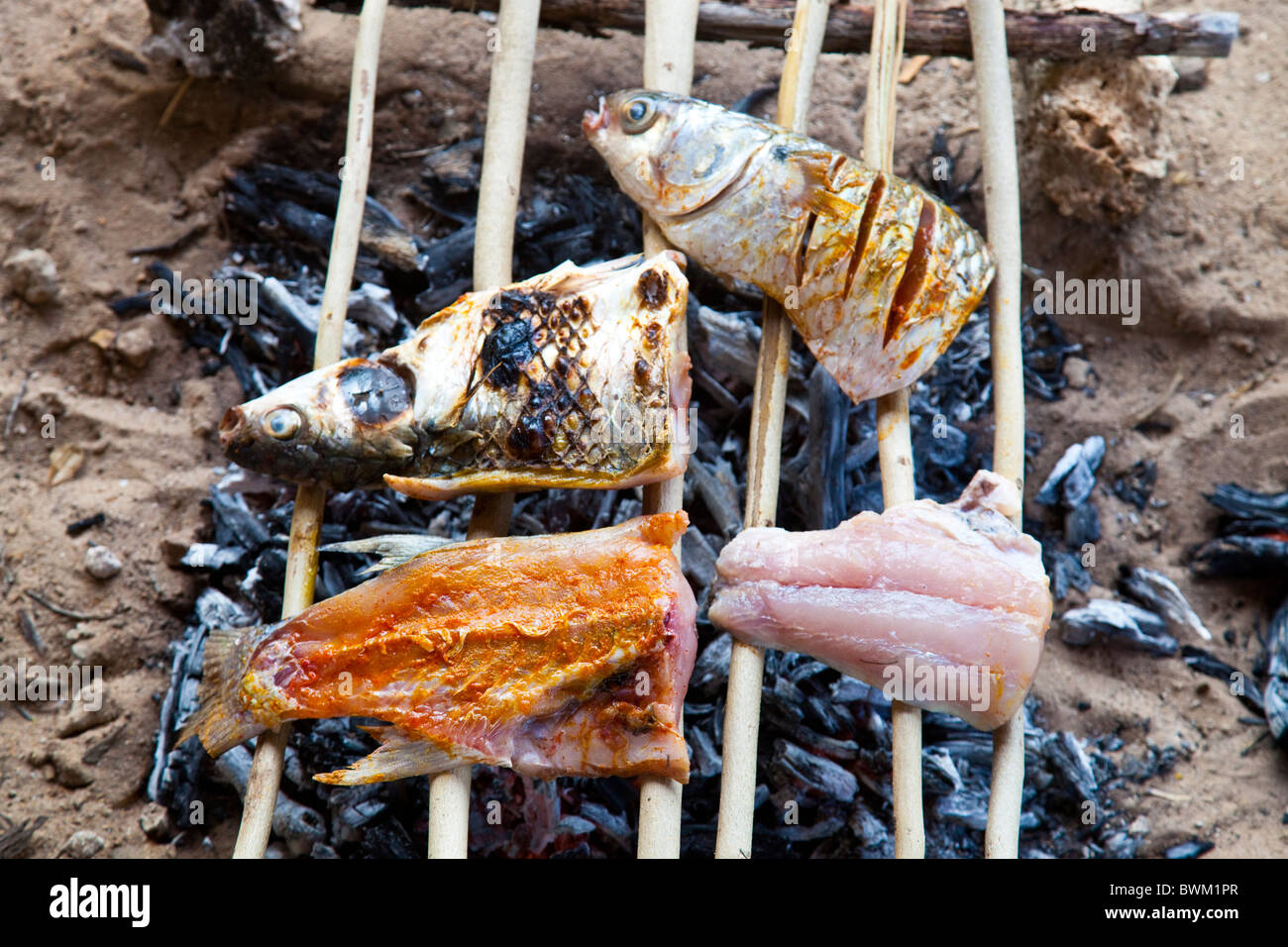 Flying fish cooked hi-res stock photography and images - Alamy