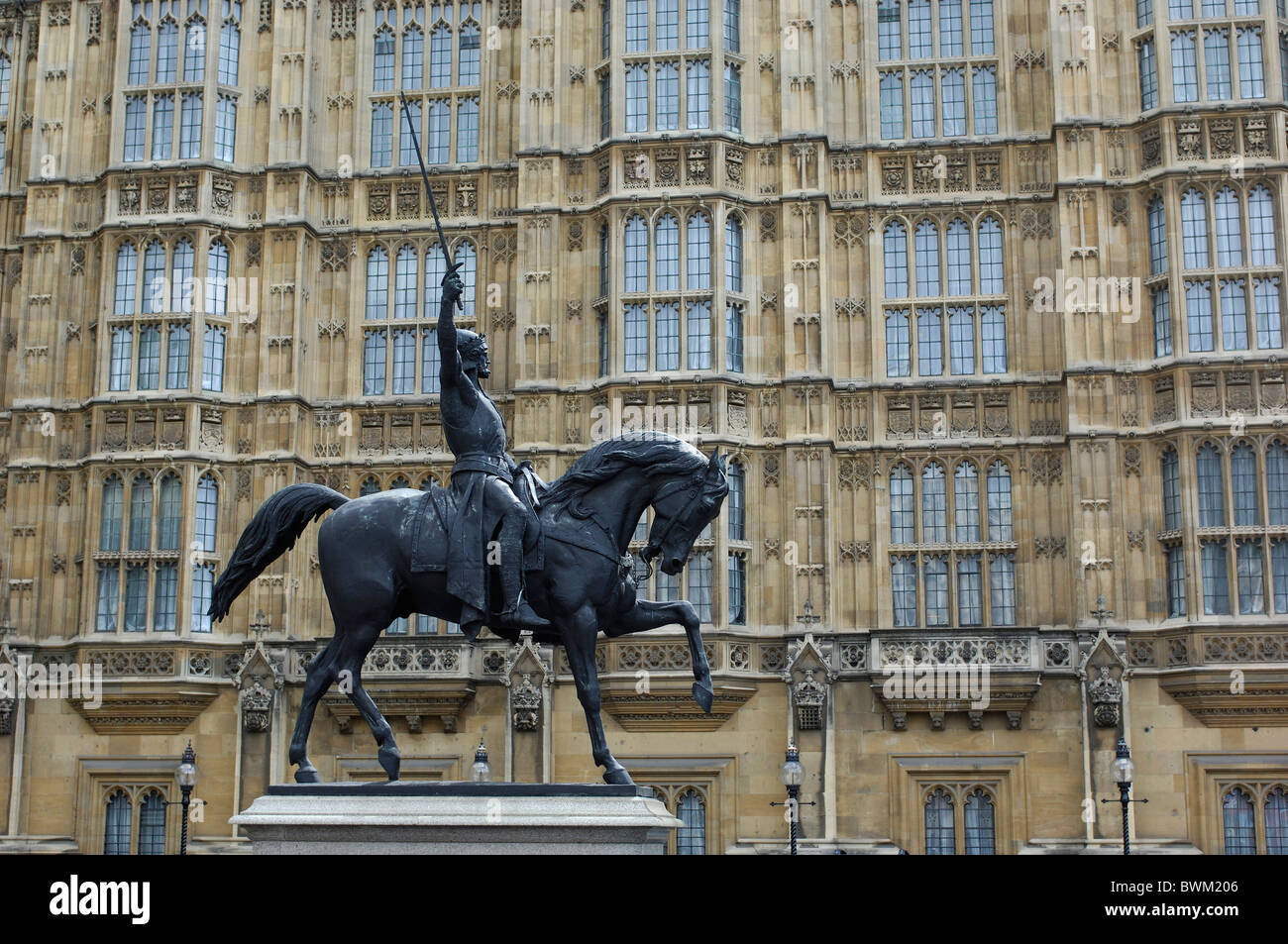 UK London Richard Lionheart Statue at Parliament Westminster Great ...