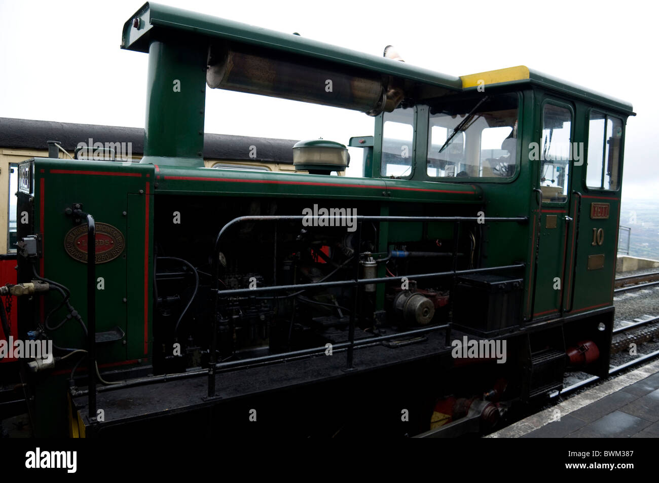 Snowdon mountain diesel locomotive hi-res stock photography and images ...