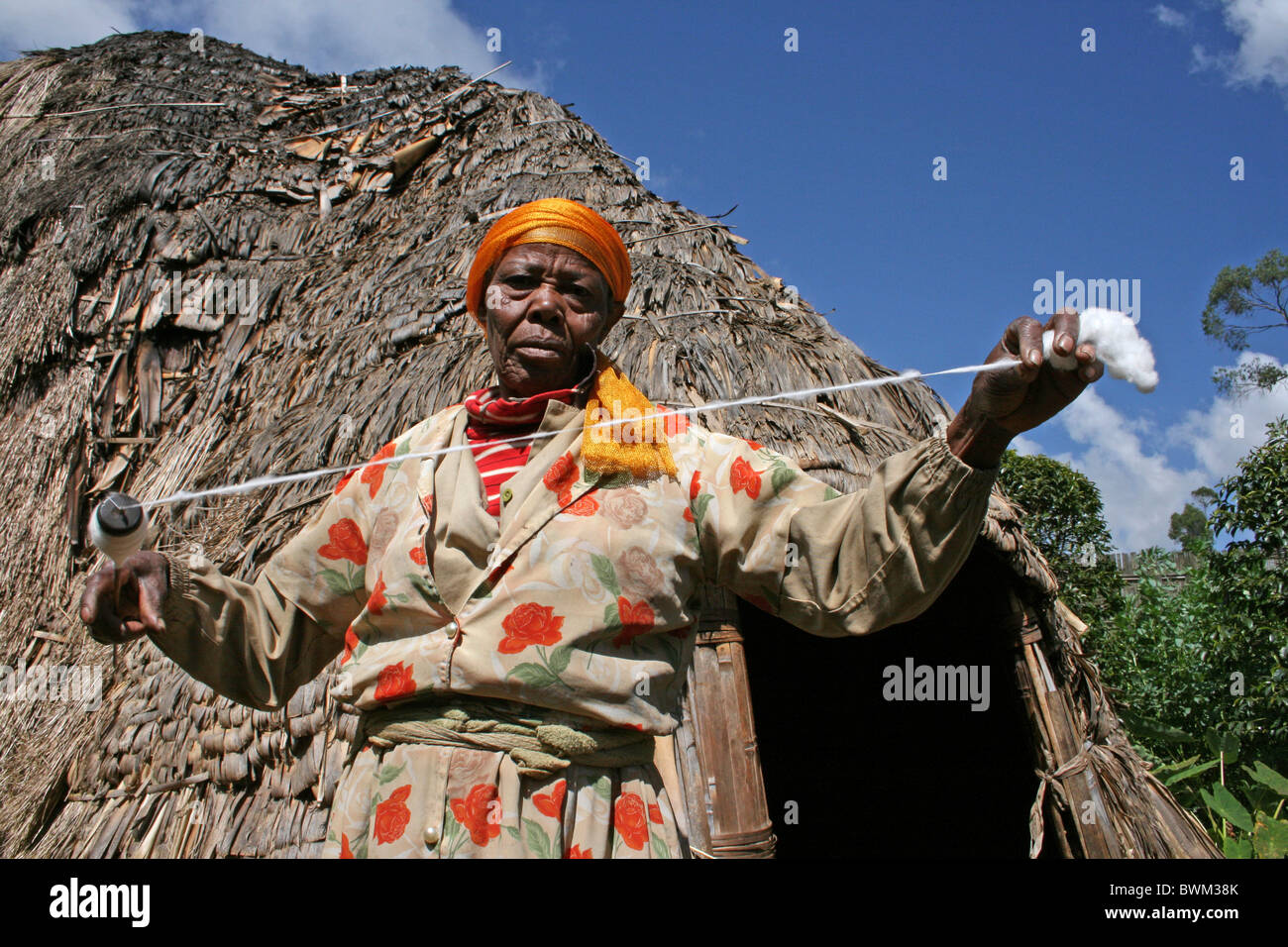 Mature tribe woman omo valley hi-res stock photography and images - Alamy
