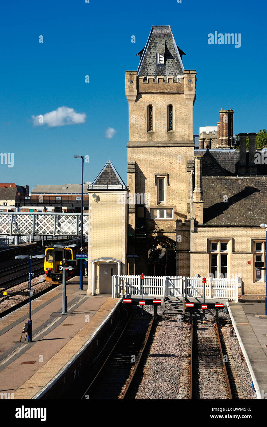Lincoln railway station england uk Stock Photo - Alamy