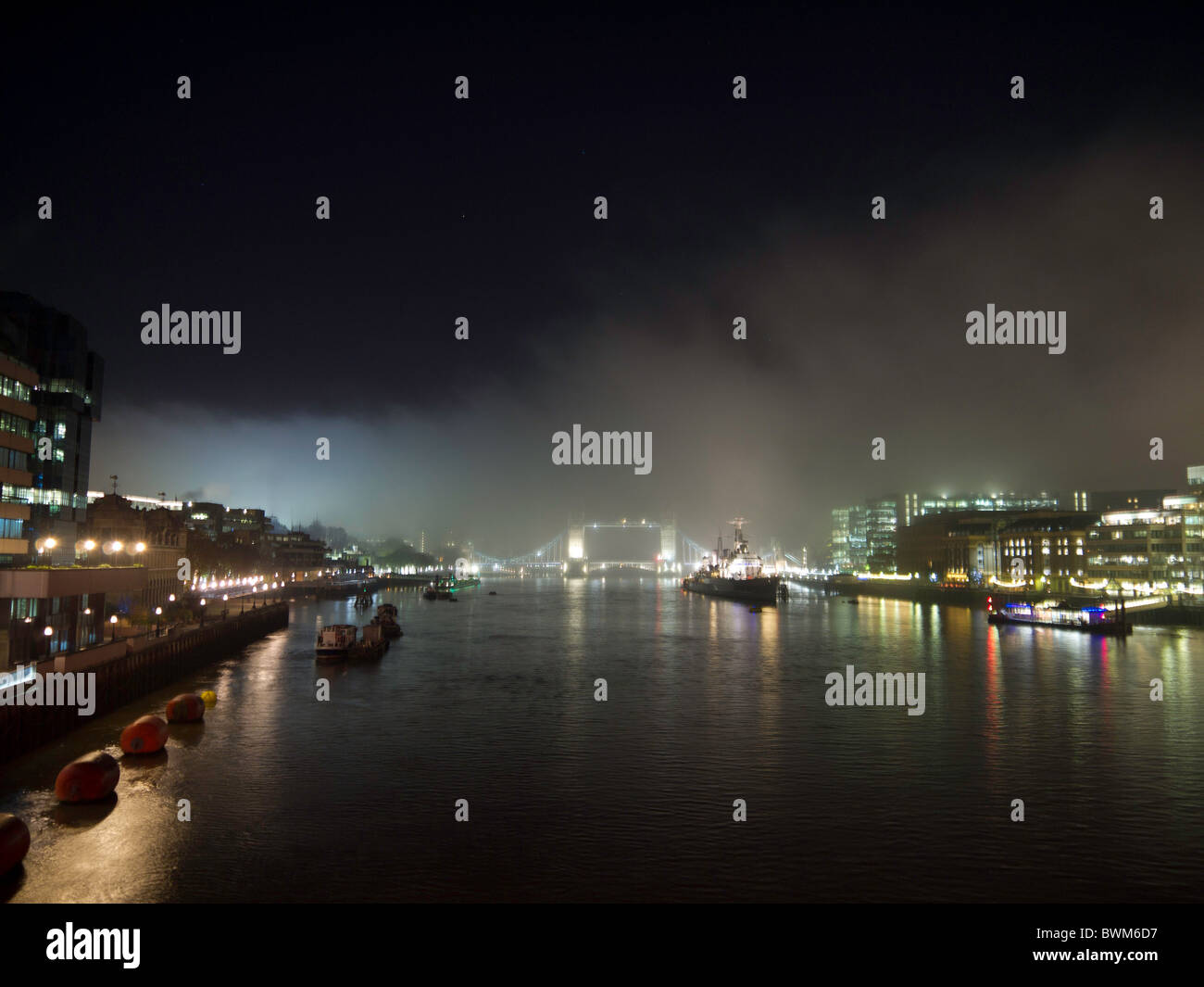 Thames mist hi-res stock photography and images - Alamy