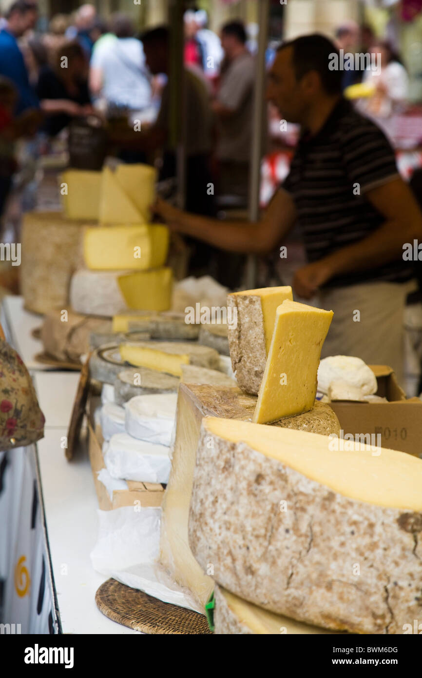 Cheese stall, Sarlat market, Dordogne, France Stock Photo - Alamy