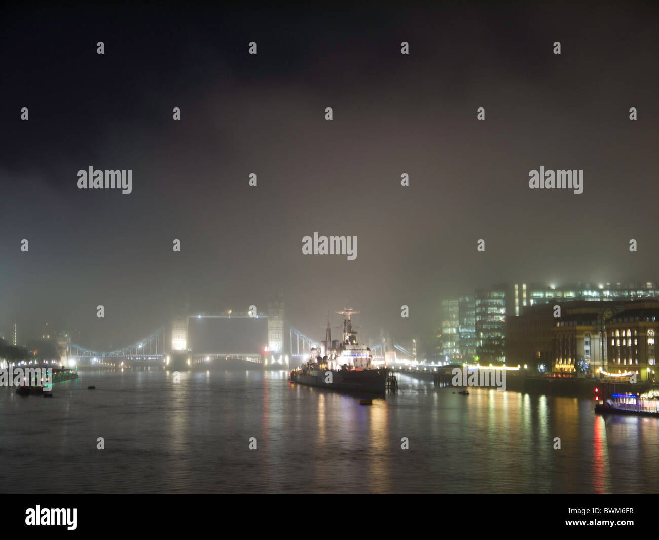 Thames mist hi-res stock photography and images - Alamy