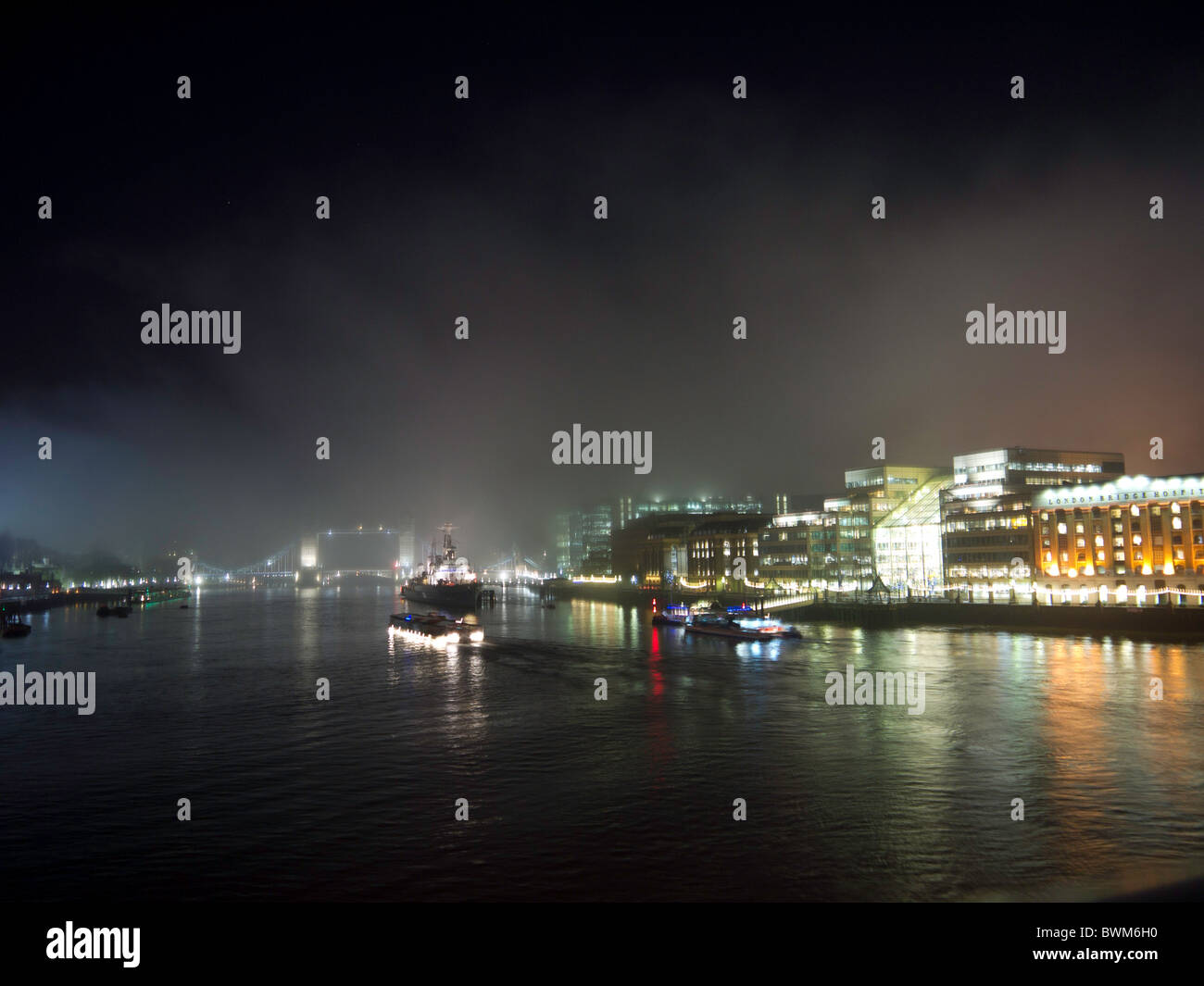 Thames mist hi-res stock photography and images - Alamy