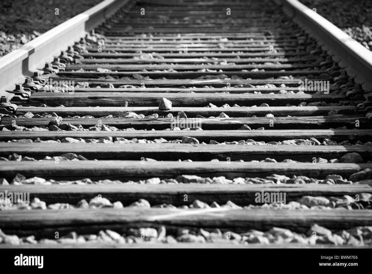 Black and white railroad tracks hi-res stock photography and images - Alamy
