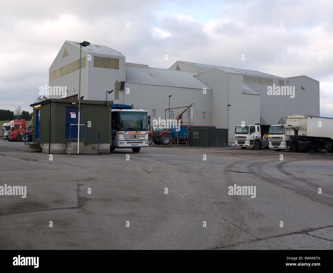 Grain storage warehouse hi-res stock photography and images - Alamy Grain storage warehouse hi-res stock photography and images - Alamy