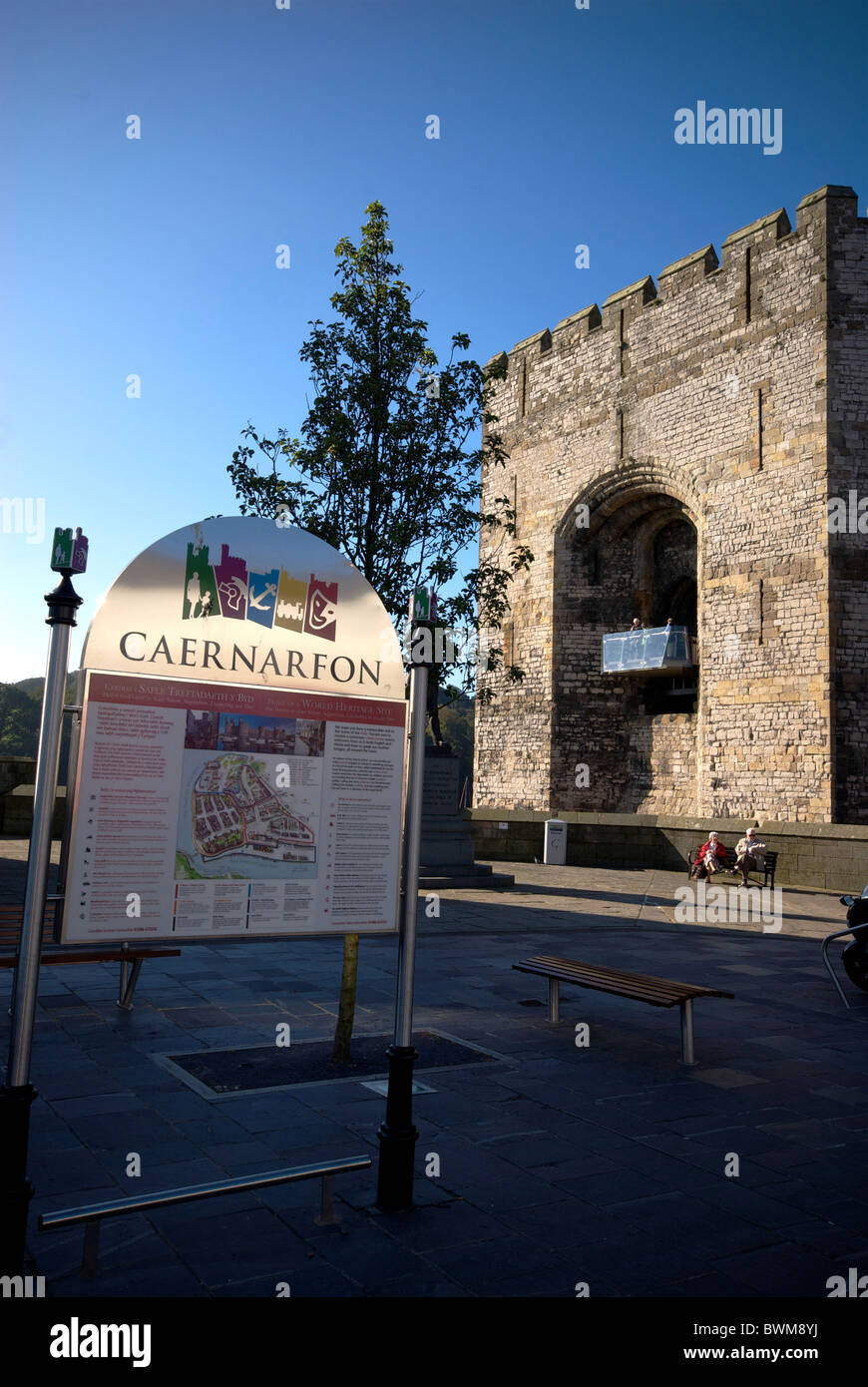 Caernarfon sign hi-res stock photography and images - Alamy