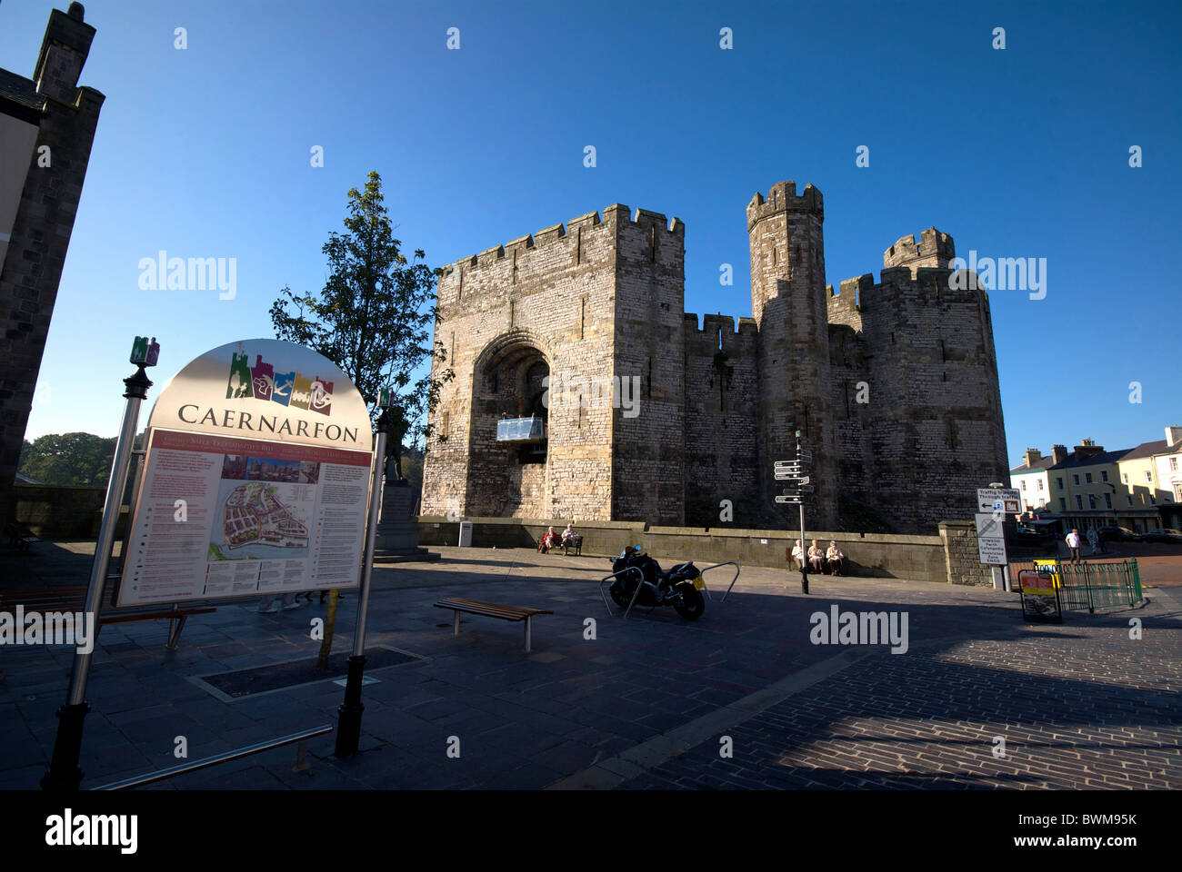 Caernarfon castle sign hi-res stock photography and images - Alamy