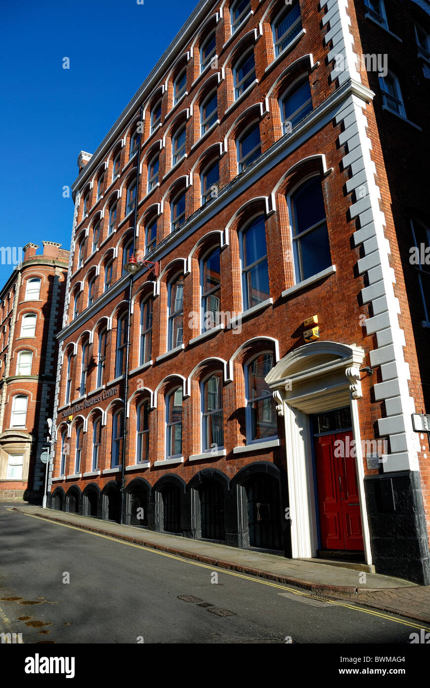 Sutton place uk hi-res stock photography and images - Alamy