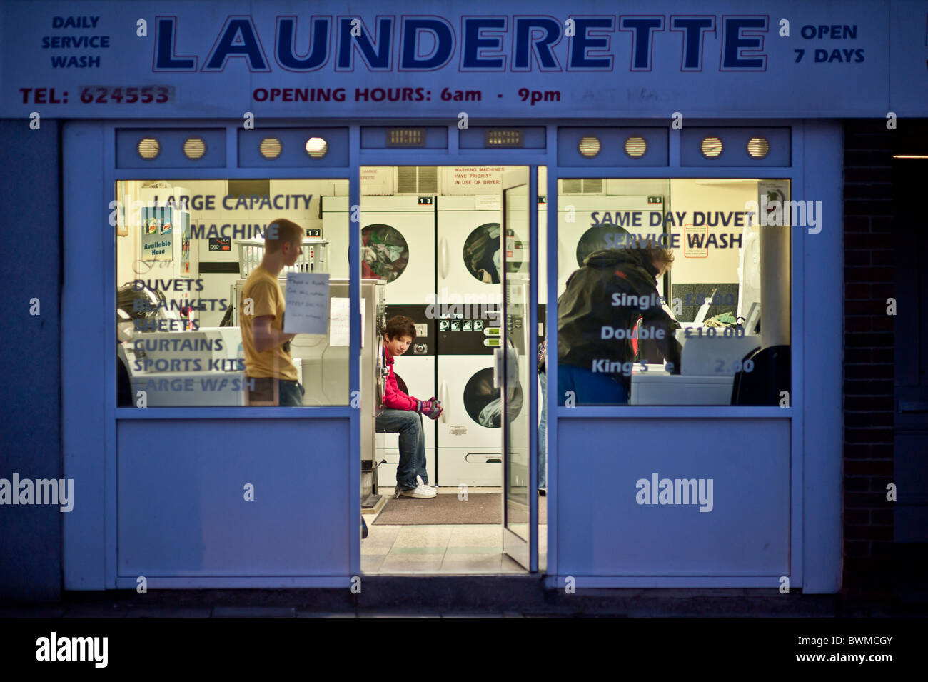 Launderette hi-res stock photography and images - Alamy